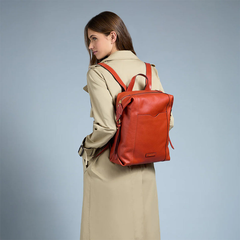 Zaino Donna THE BRIDGE linea Gemma in Pelle color Burro – Cuoieriashop