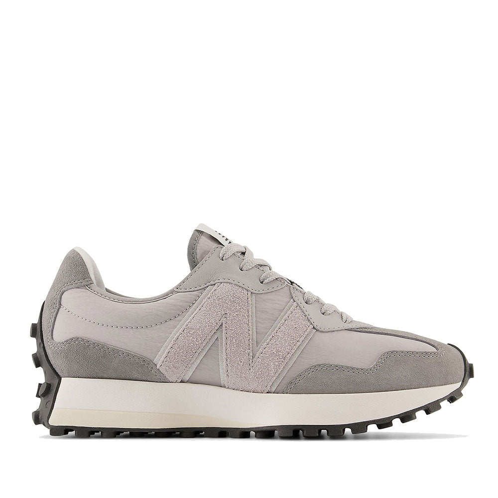 Scarpe Donna NEW BALANCE Sneakers 327 in Pelle Suede e Mesh colore ...